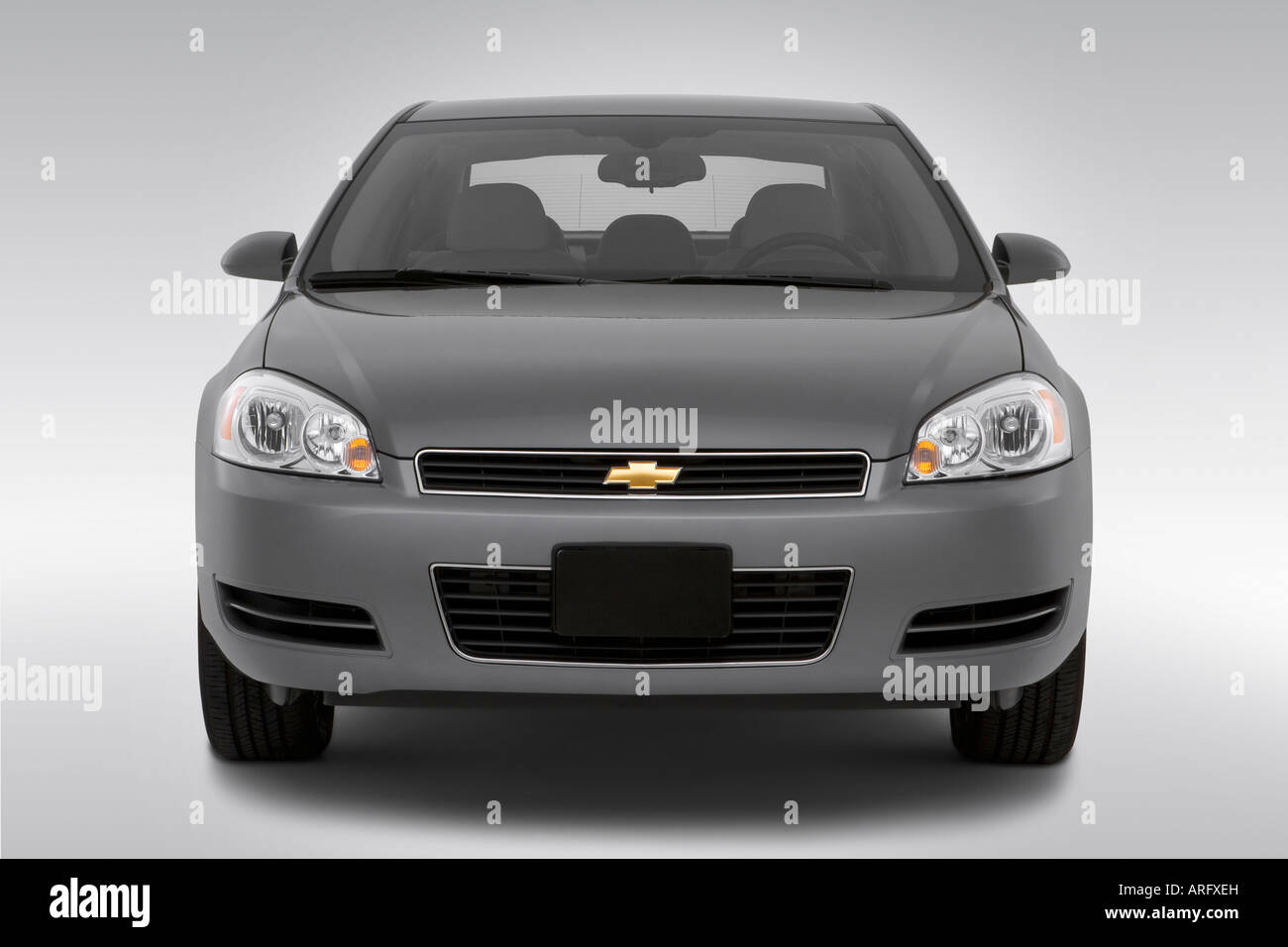 2008 Chevrolet Impala LT in Silver - Low/Wide Front Stock Photo - Alamy