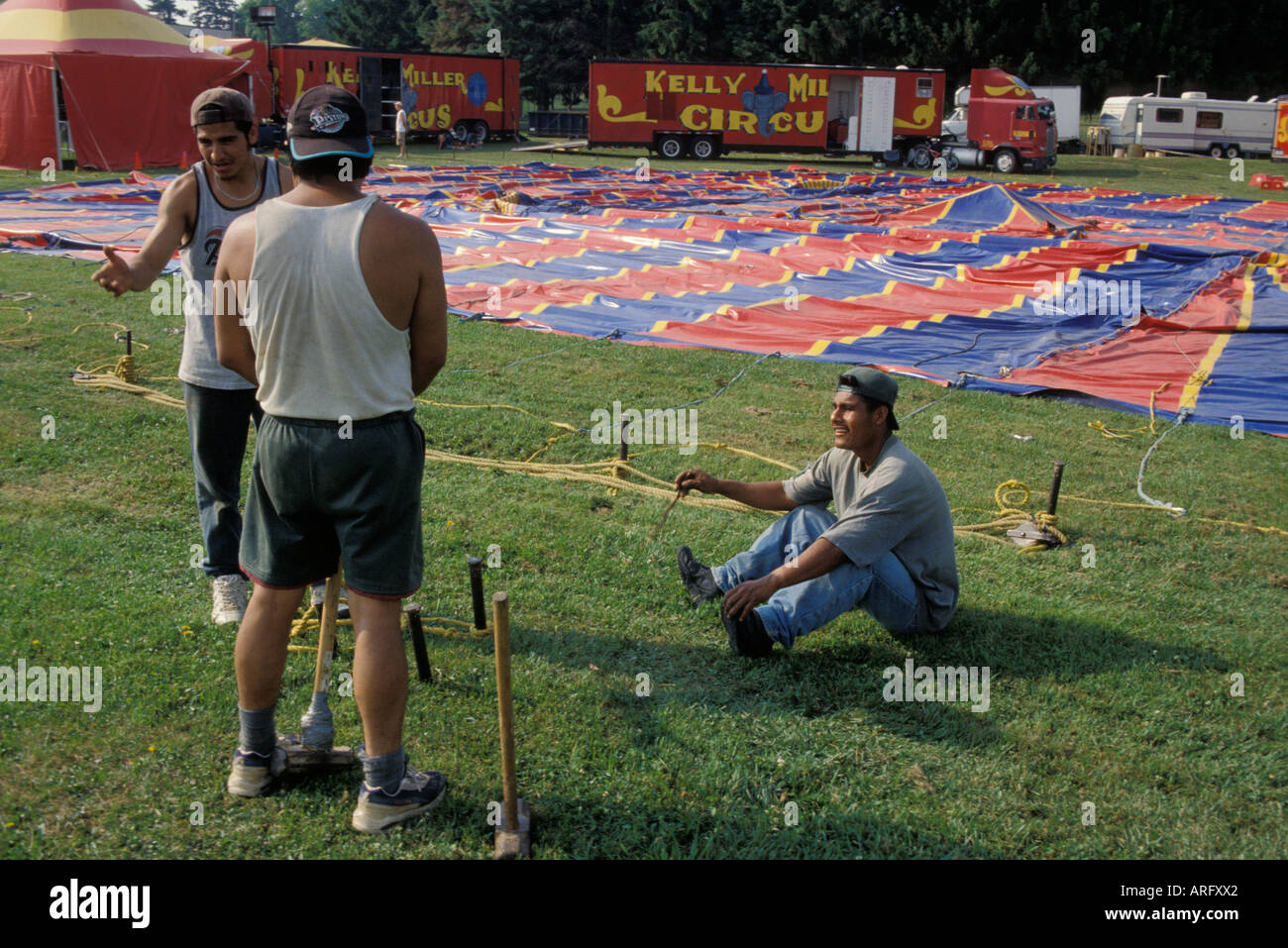 Kelly Miller Circus USA America American roustabouts erecting big top ...