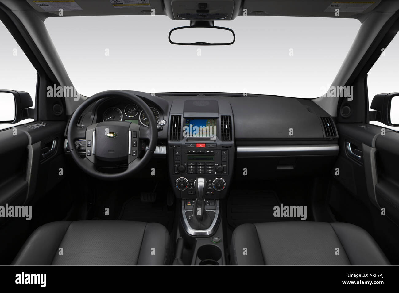 2008 Land Rover LR2 SE in Silver - Dashboard, center console, gear ...