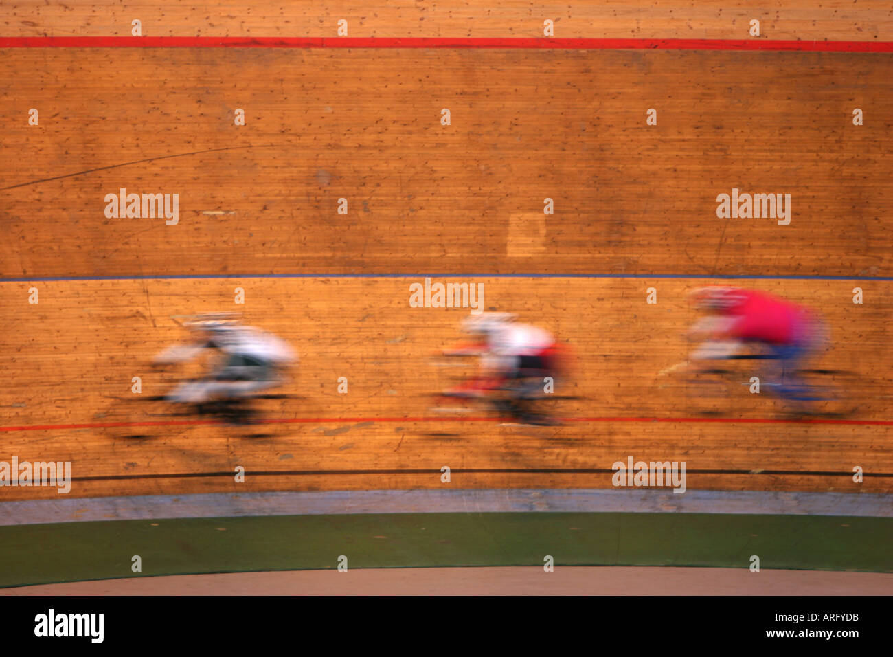 Wood velodrome race track bicycle hi-res stock photography and images ...
