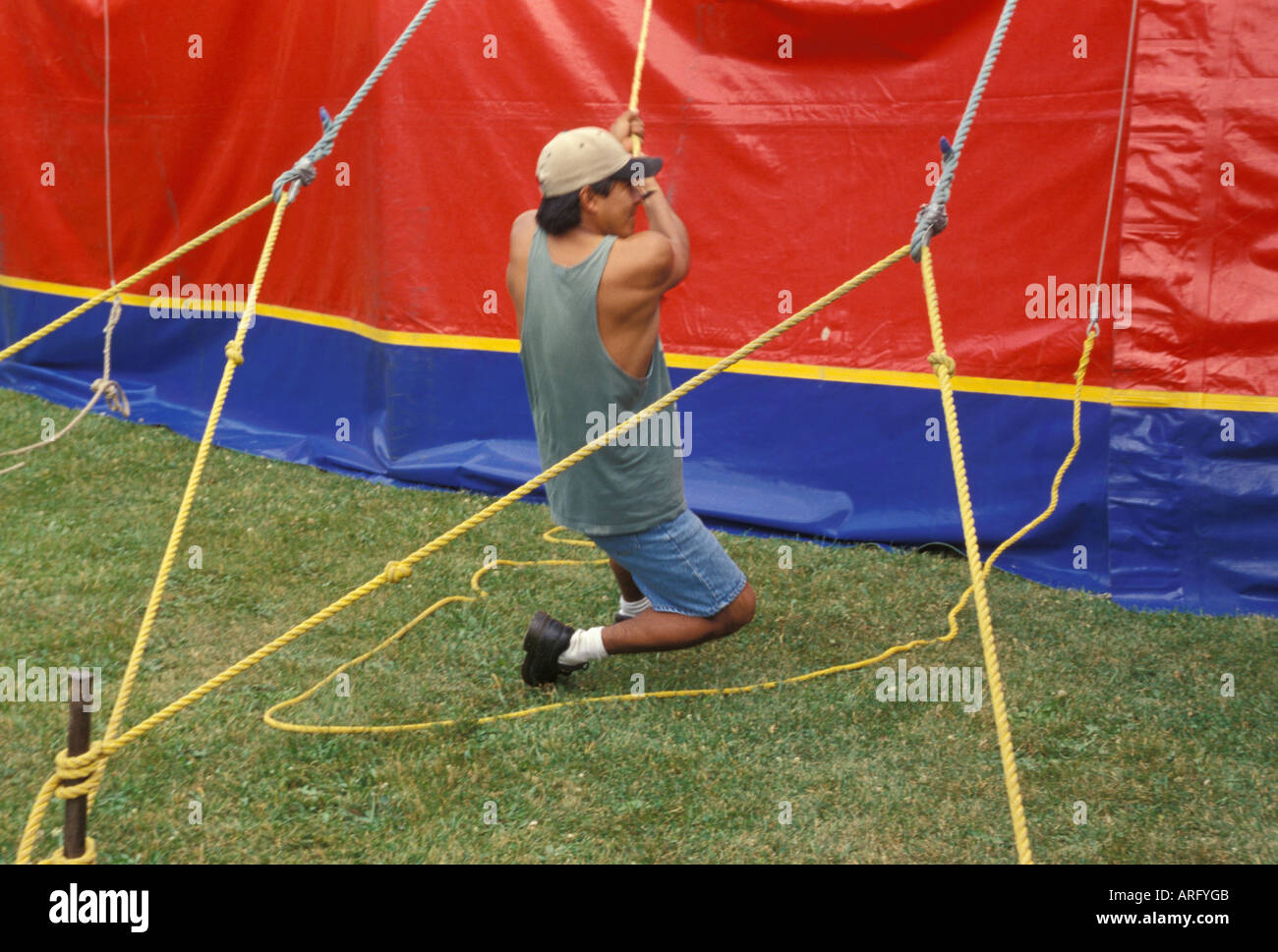 Kelly Miller Circus USA America American roustabout adjust big top ...