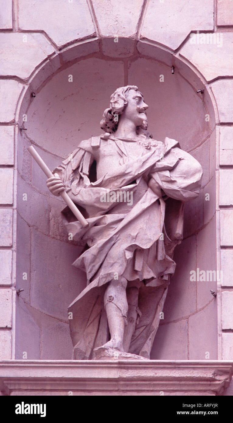 Stone statue of king charles first hi-res stock photography and images ...