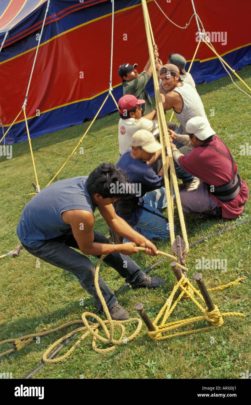 Kelly Miller Circus USA America American roustabouts adjust rope ...