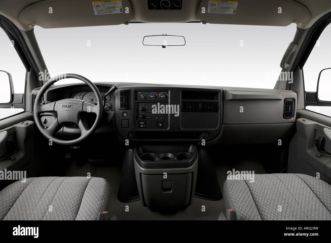 2007 GMC Savana 3500 Extended LT in Silver - Dashboard, center console ...