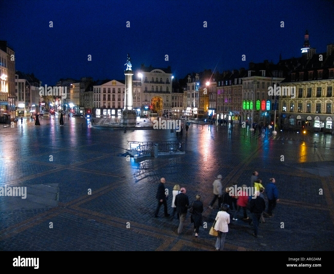 Windy night hi-res stock photography and images - Alamy