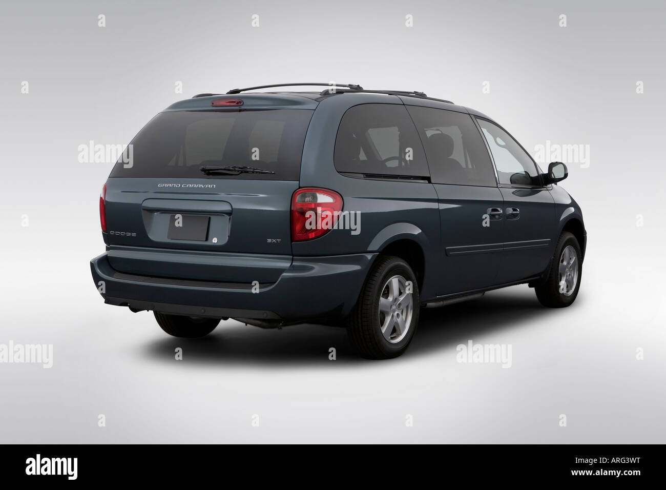 2007 Dodge Grand Caravan SXT in Green - Rear angle view Stock Photo - Alamy