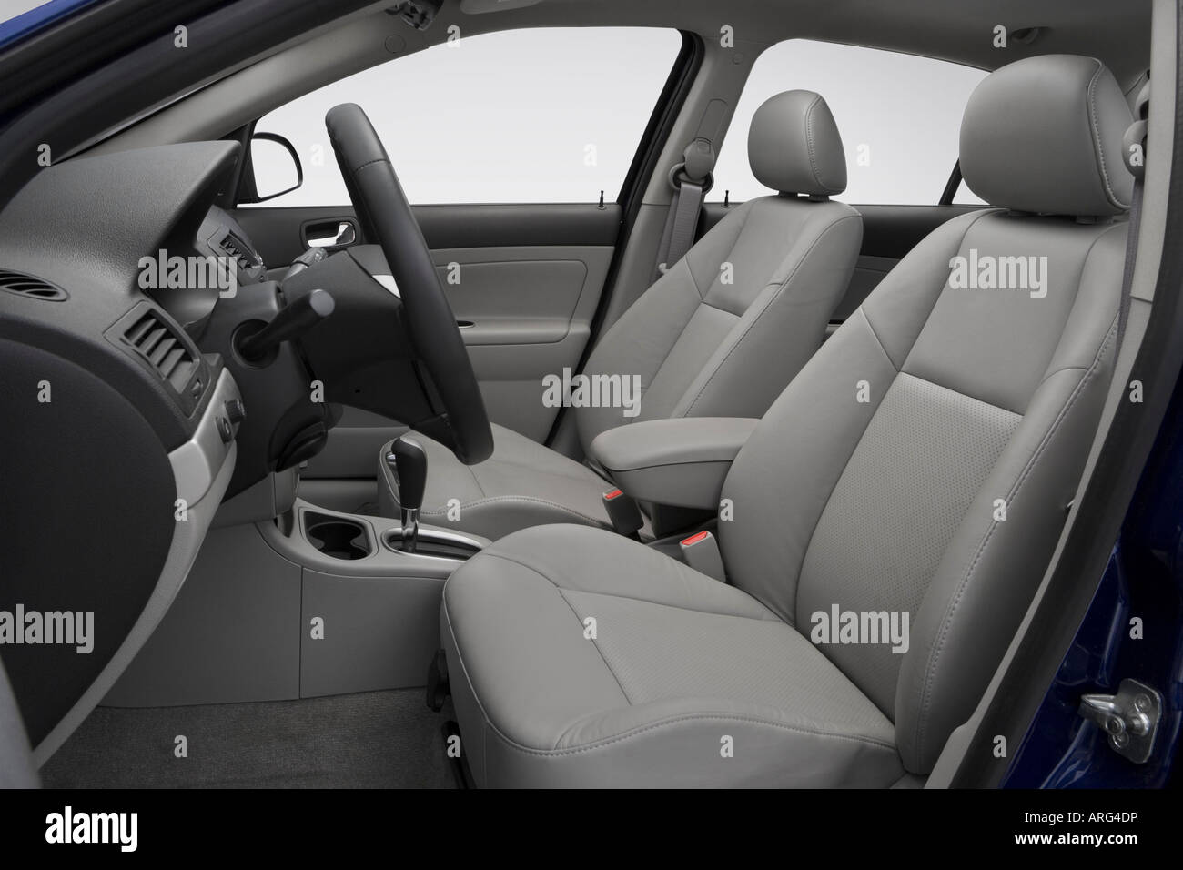 2007 Chevrolet Cobalt SS in Blue - Front seats Stock Photo - Alamy