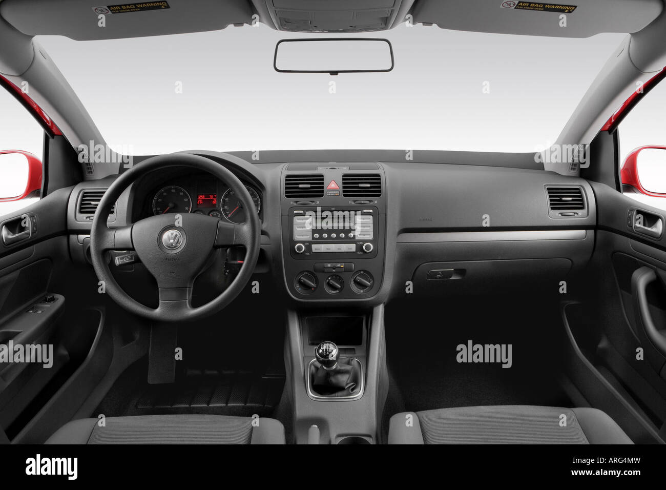 2007 Volkswagen Rabbit 2.5 in Red - Dashboard, center console, gear ...