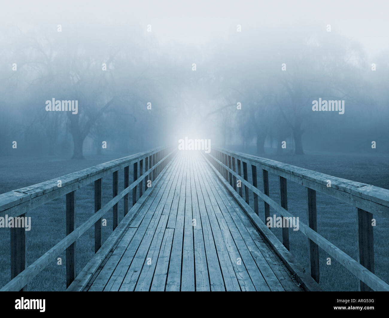 Moody tunnel lighting hi-res stock photography and images - Alamy