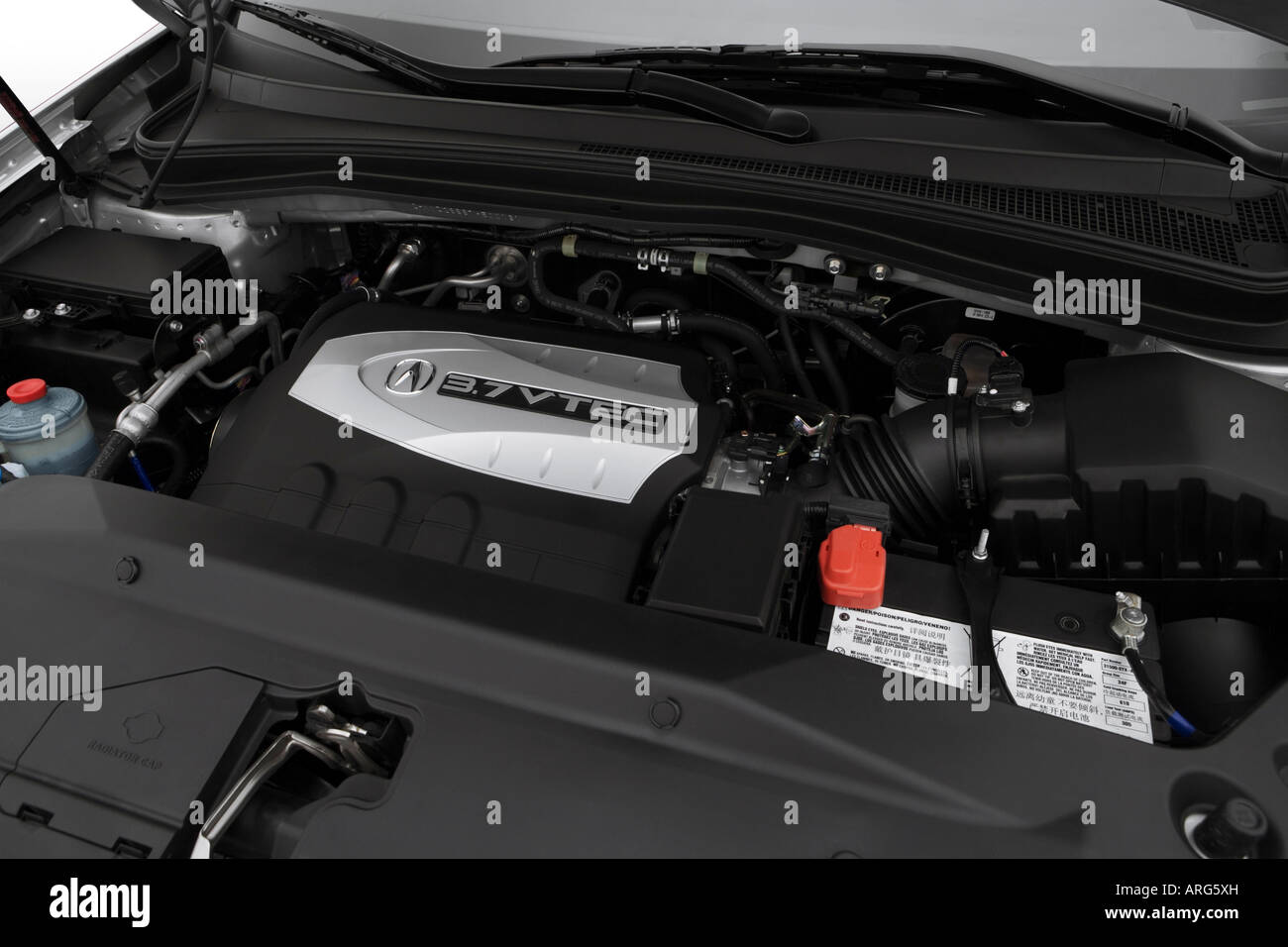 2007 Acura MDX in Silver - Engine Stock Photo - Alamy