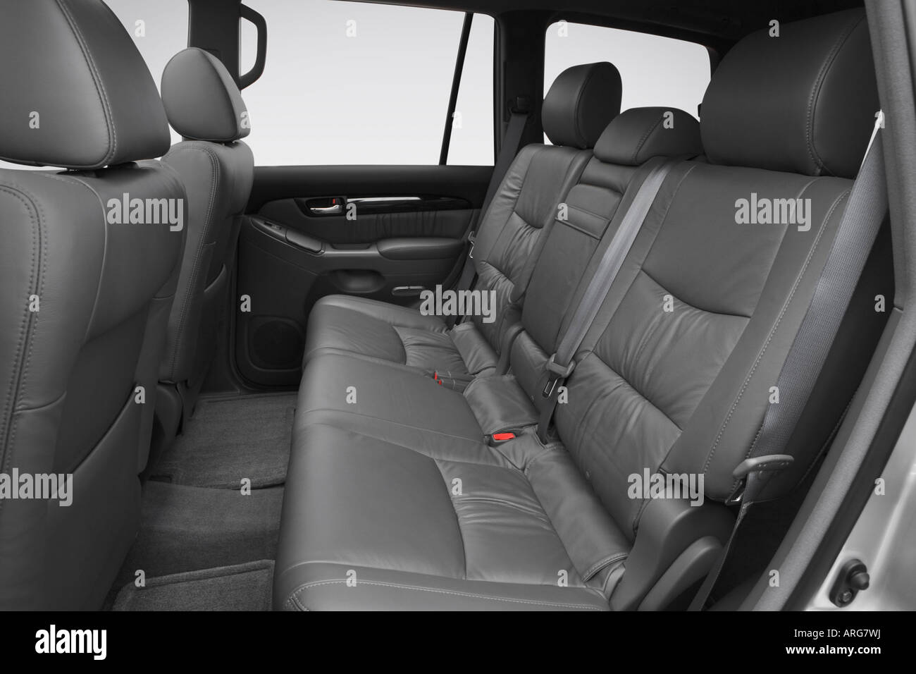 2007 Lexus GX 470 in Beige - Rear seats Stock Photo - Alamy
