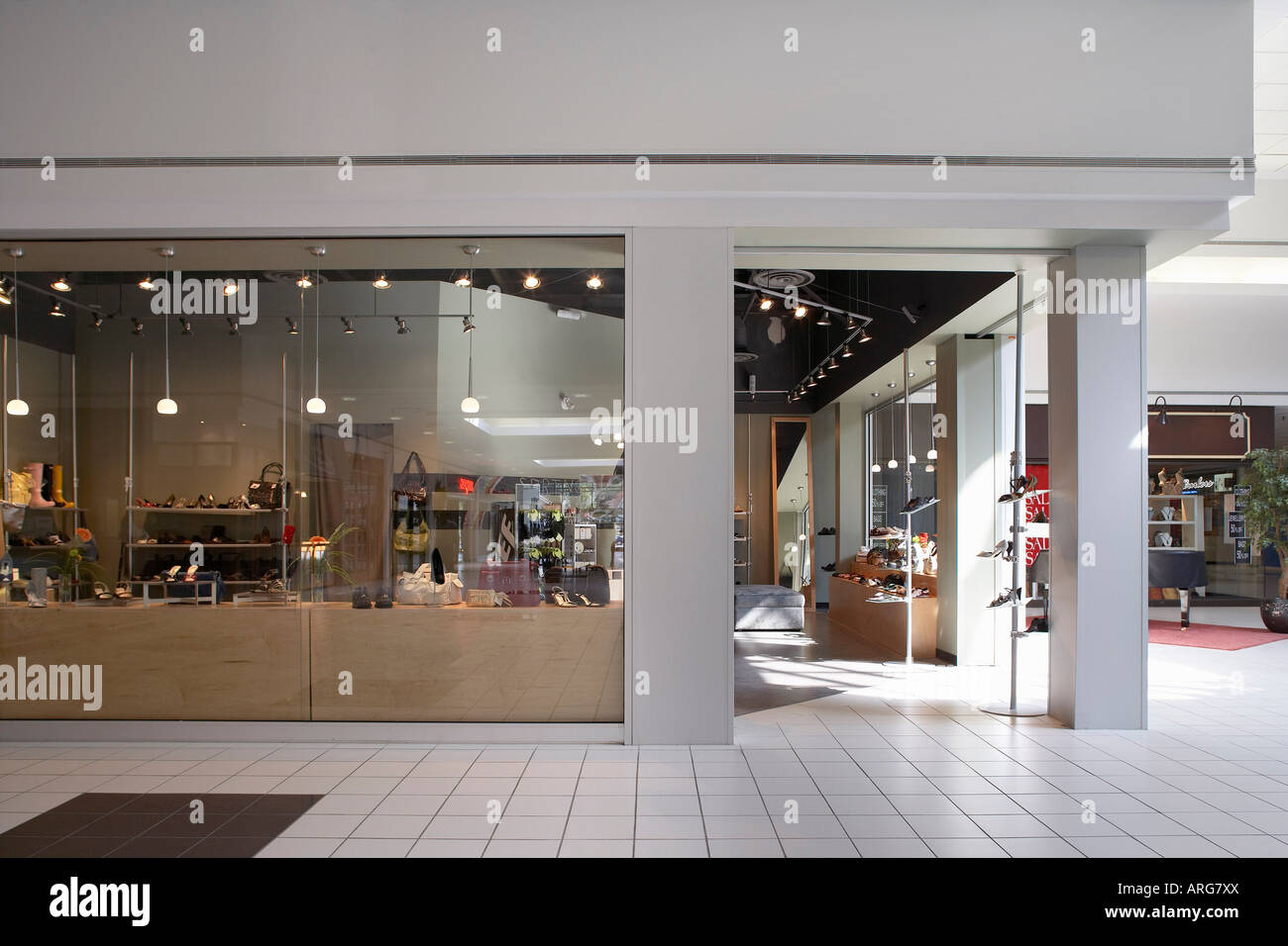 Mall ware hi-res stock photography and images - Alamy