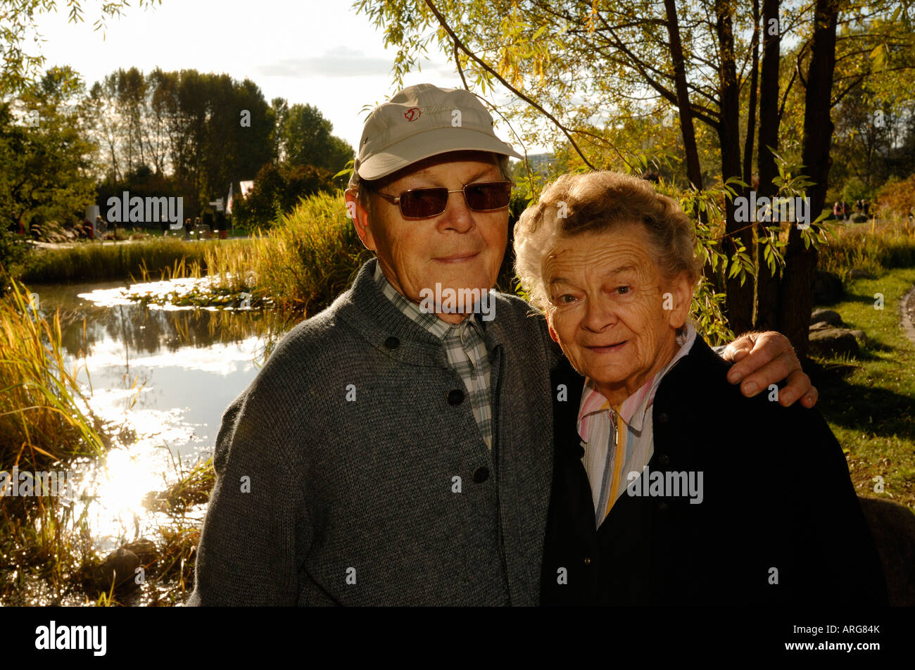 Married seniors hi-res stock photography and images - Alamy