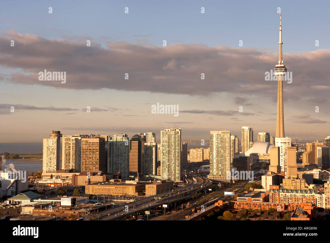 Cn tower toronto overview hi-res stock photography and images - Alamy