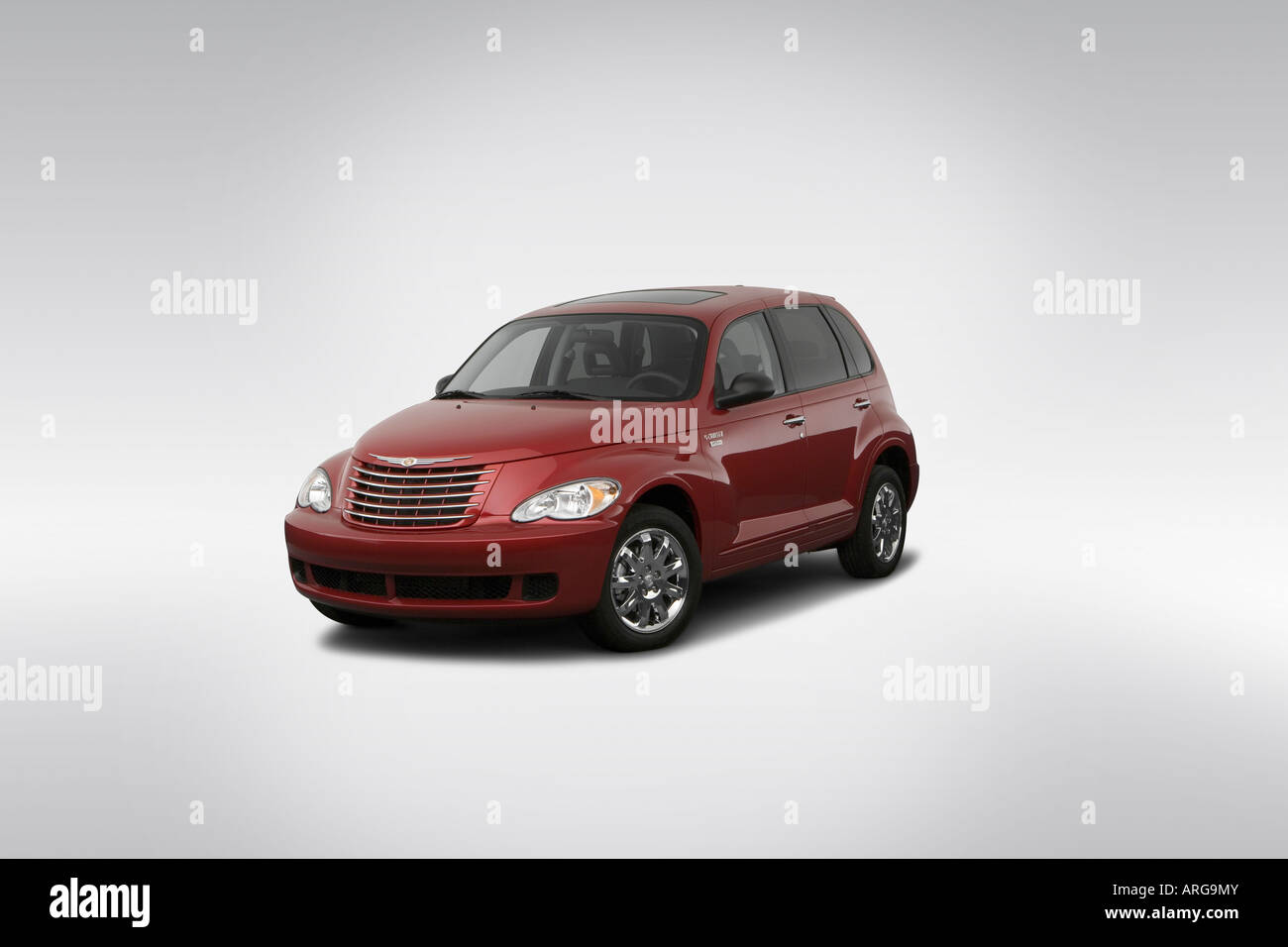 2007 Chrysler PT Cruiser Touring Signature in Red - Front angle view ...