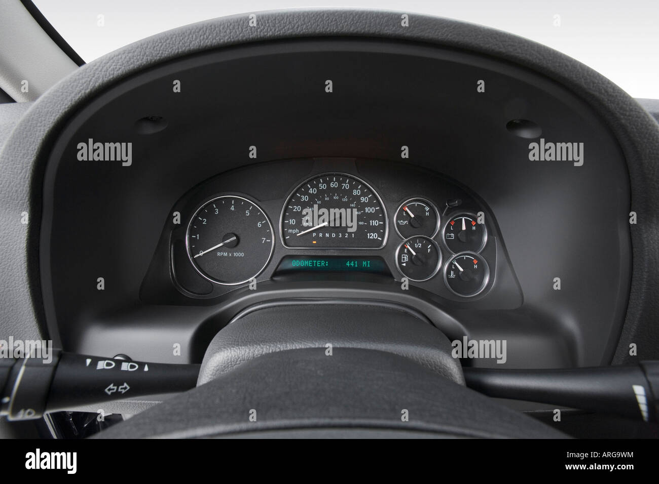 2007 Saab 9-7x 5.3i in Blue - Speedometer/tachometer Stock Photo - Alamy