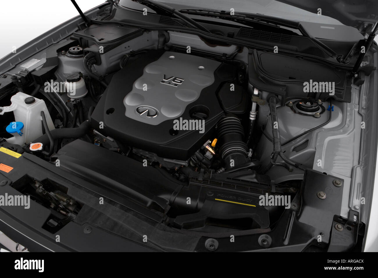 2007 Infiniti FX 35 in Gray - Engine Stock Photo - Alamy