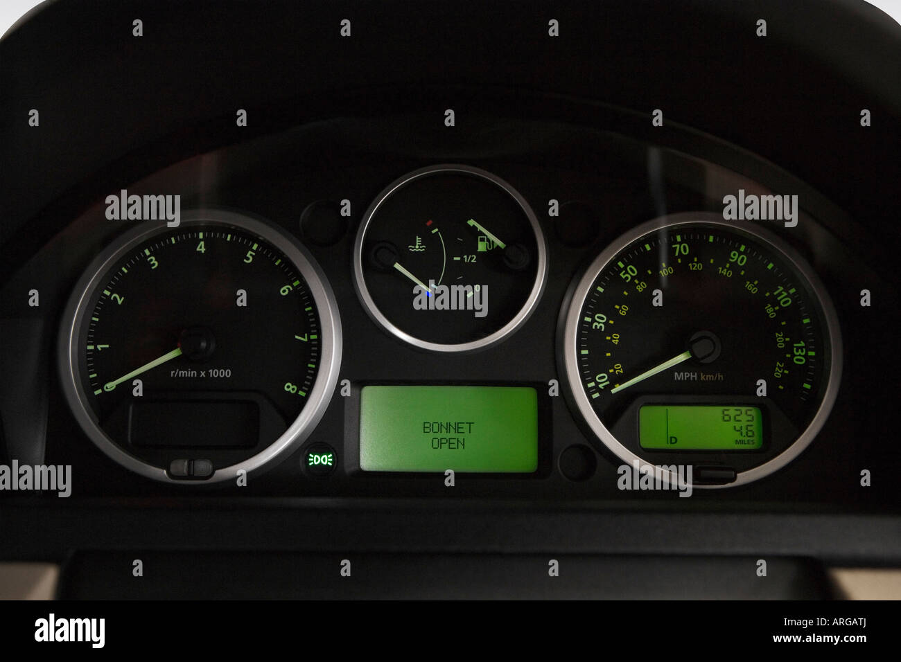 2007 Land Rover LR3 HSE in Gray - Speedometer/tachometer Stock Photo ...