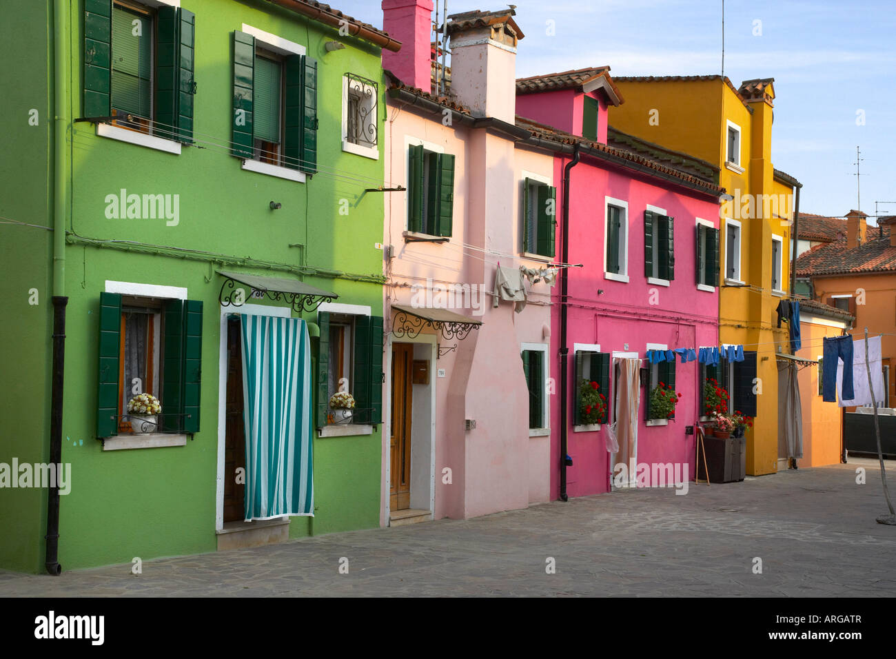 Things in a row hi-res stock photography and images - Alamy