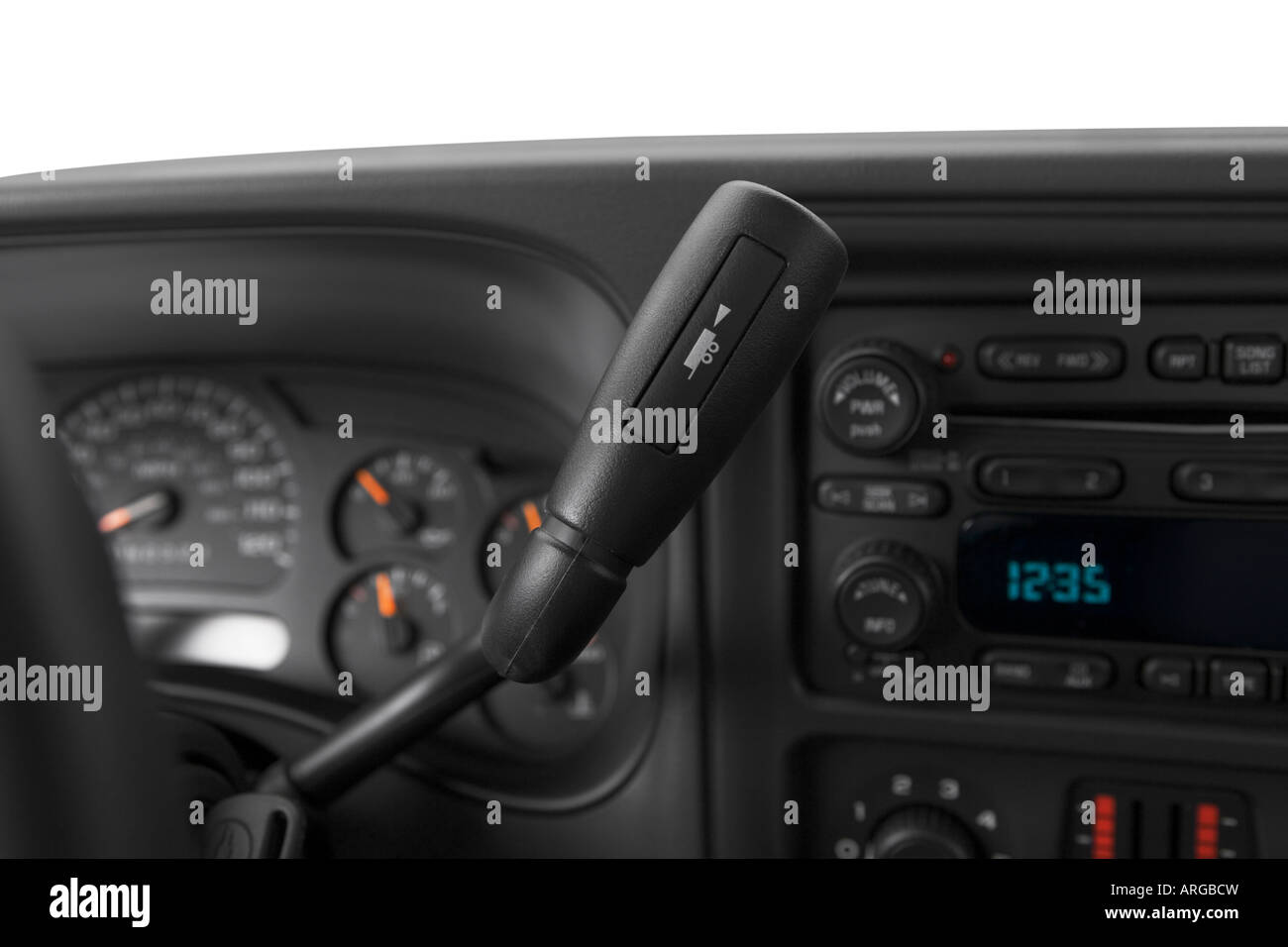 2007 Chevrolet Silverado Classic 1500 LT in White - Gear shifter/center ...