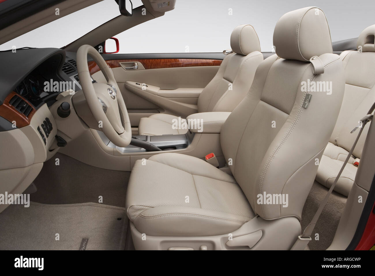 2007 Toyota Camry Solara SLE in Red - Front seats Stock Photo - Alamy