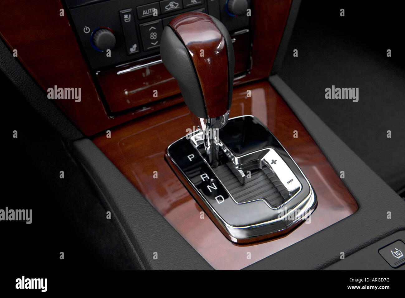 Cadillac 2008 Sts Shifter Trim