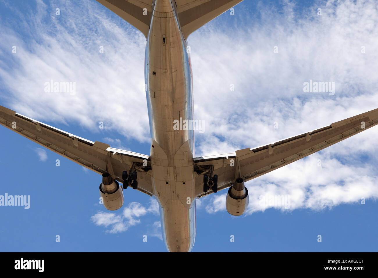 Take off plane metallic hi-res stock photography and images - Alamy