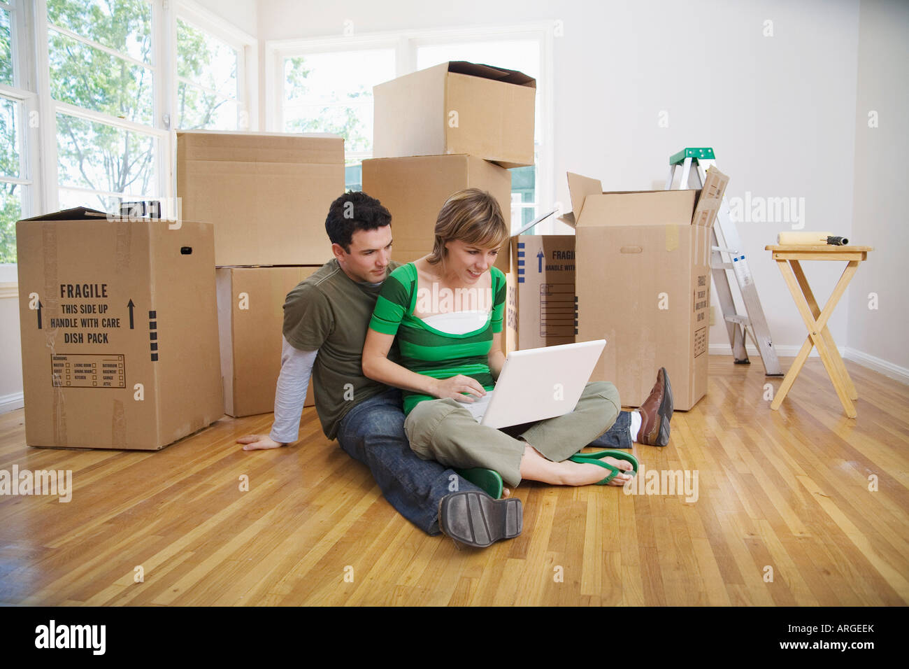 Moving lap top hi-res stock photography and images - Alamy