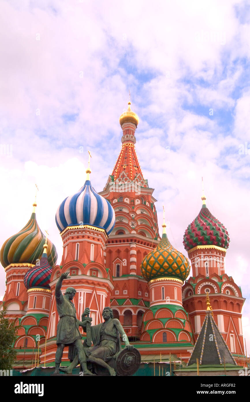 Statue in Red Square St Basils in Moscow Russia Stock Photo - Alamy