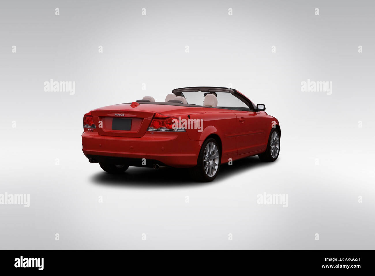 2007 Volvo C70 T5 in Red - Rear angle view Stock Photo - Alamy