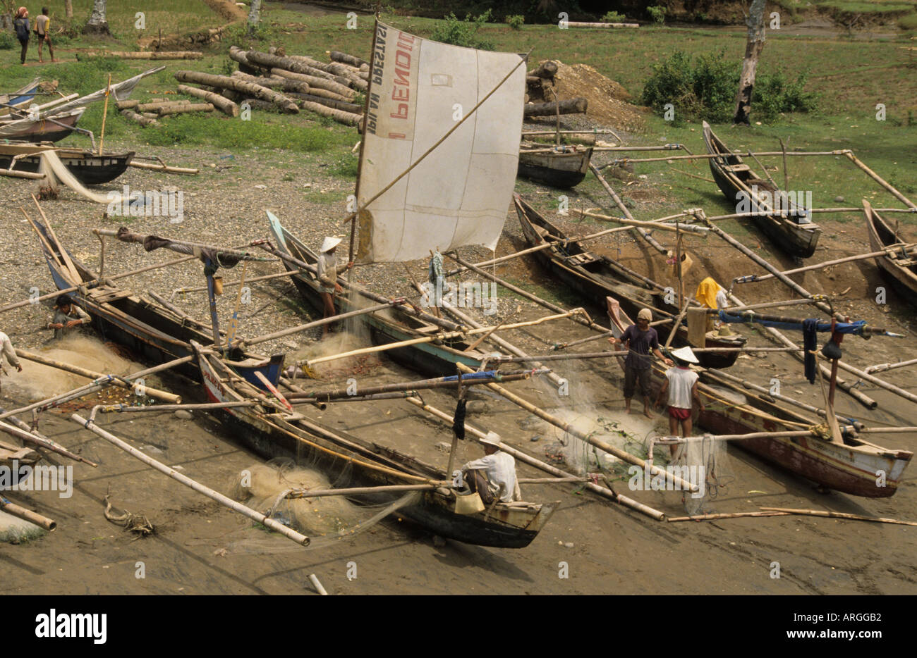 Bali fisherman fishery fishermen boat vessel Stock Photo - Alamy