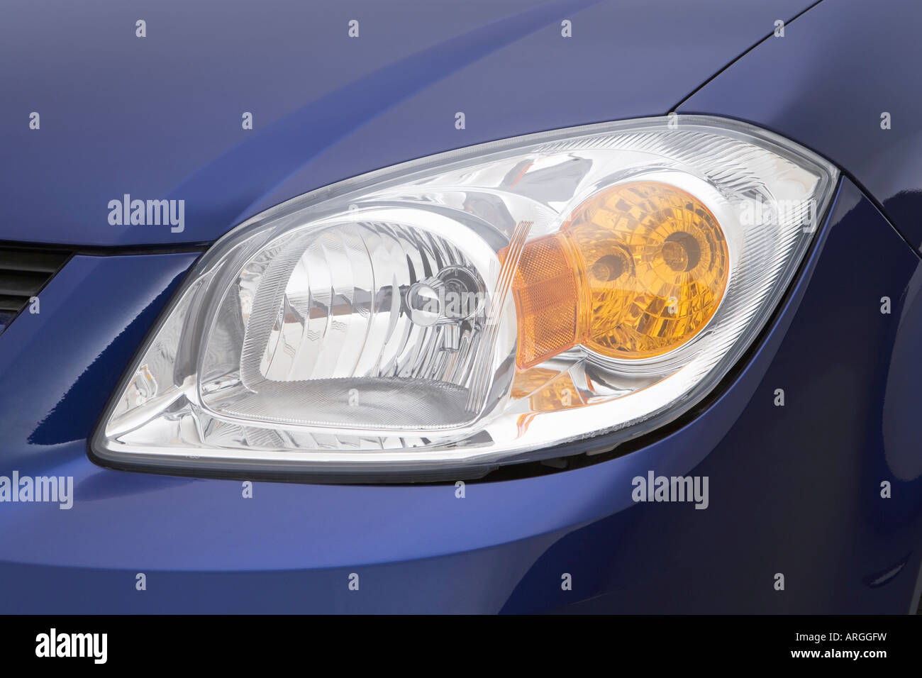 2007 Chevrolet Cobalt SS in Blue - Headlight Stock Photo - Alamy