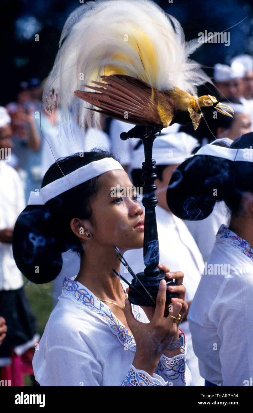 Balinese funeral procession, body Carried to the cremation, bamboo ...