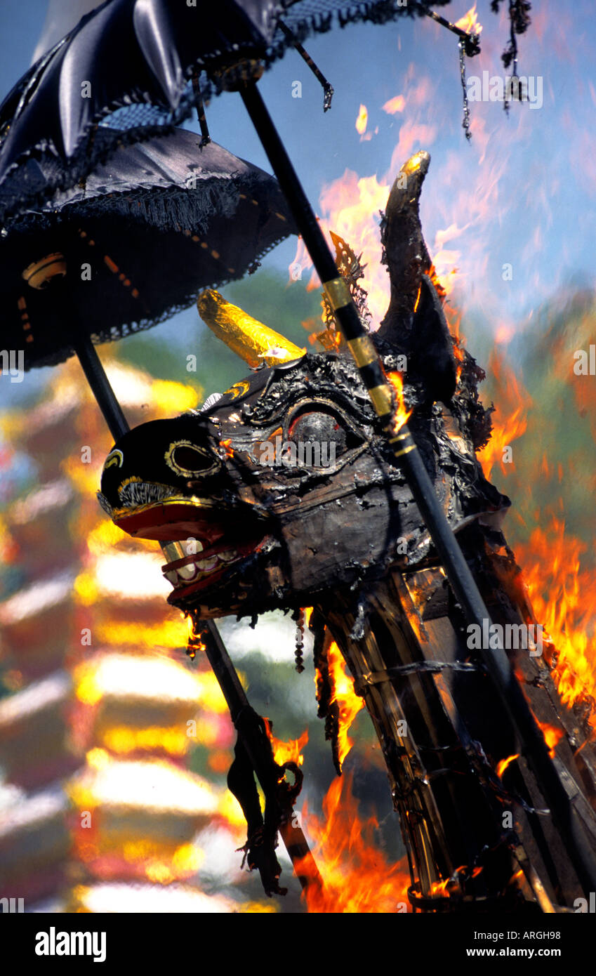 Balinese funeral procession, body Carried to the cremation, bamboo ...