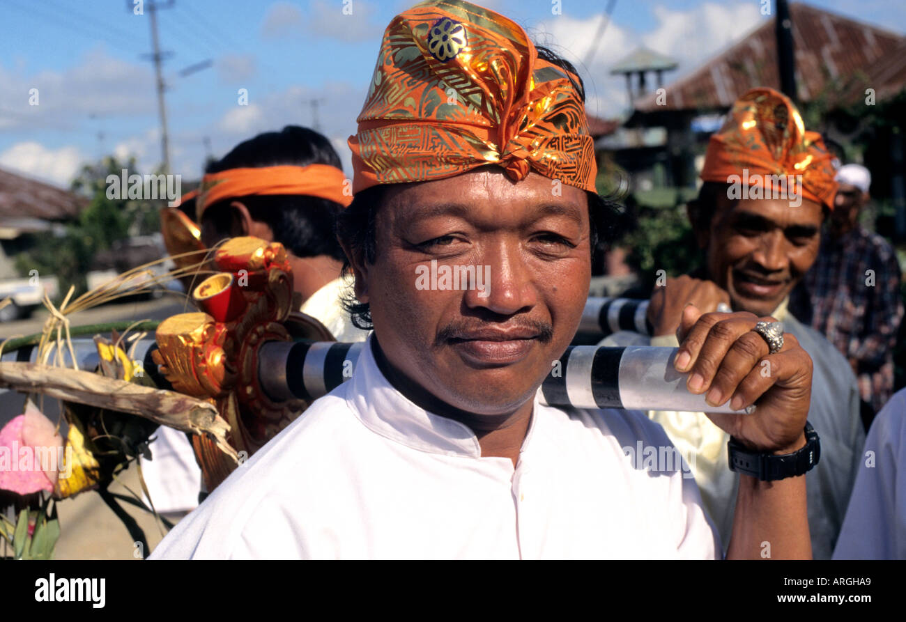 Balinese funeral procession, body Carried to the cremation, bamboo ...