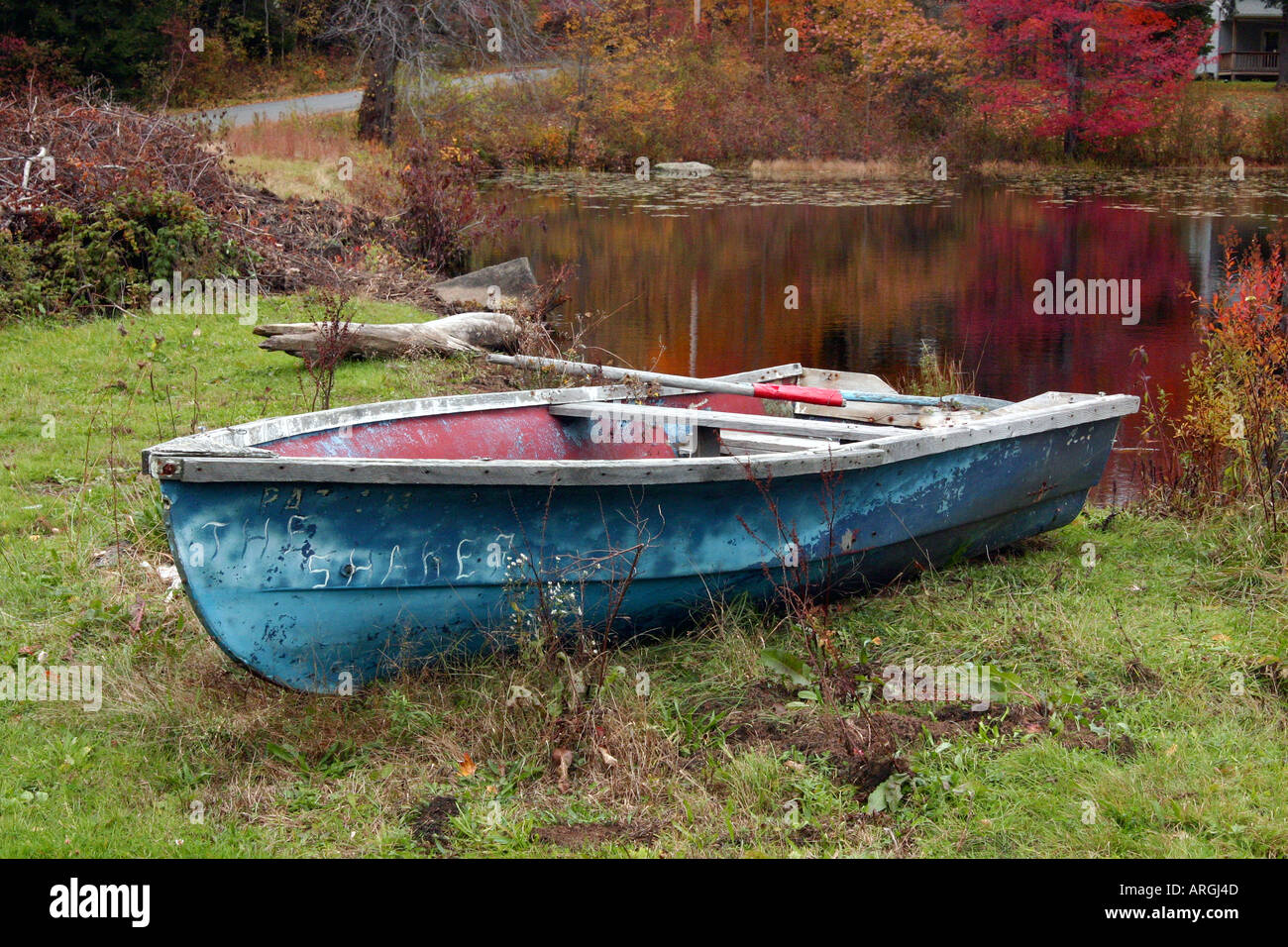 Beached old rowboat hi-res stock photography and images - Alamy