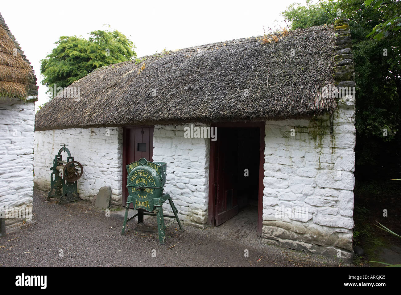 Poor house ireland hi-res stock photography and images - Alamy