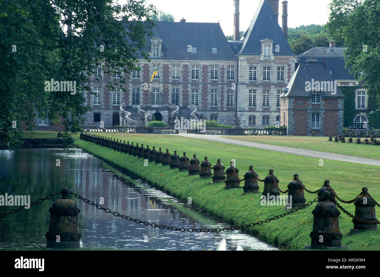 Roadside chains hi-res stock photography and images - Alamy