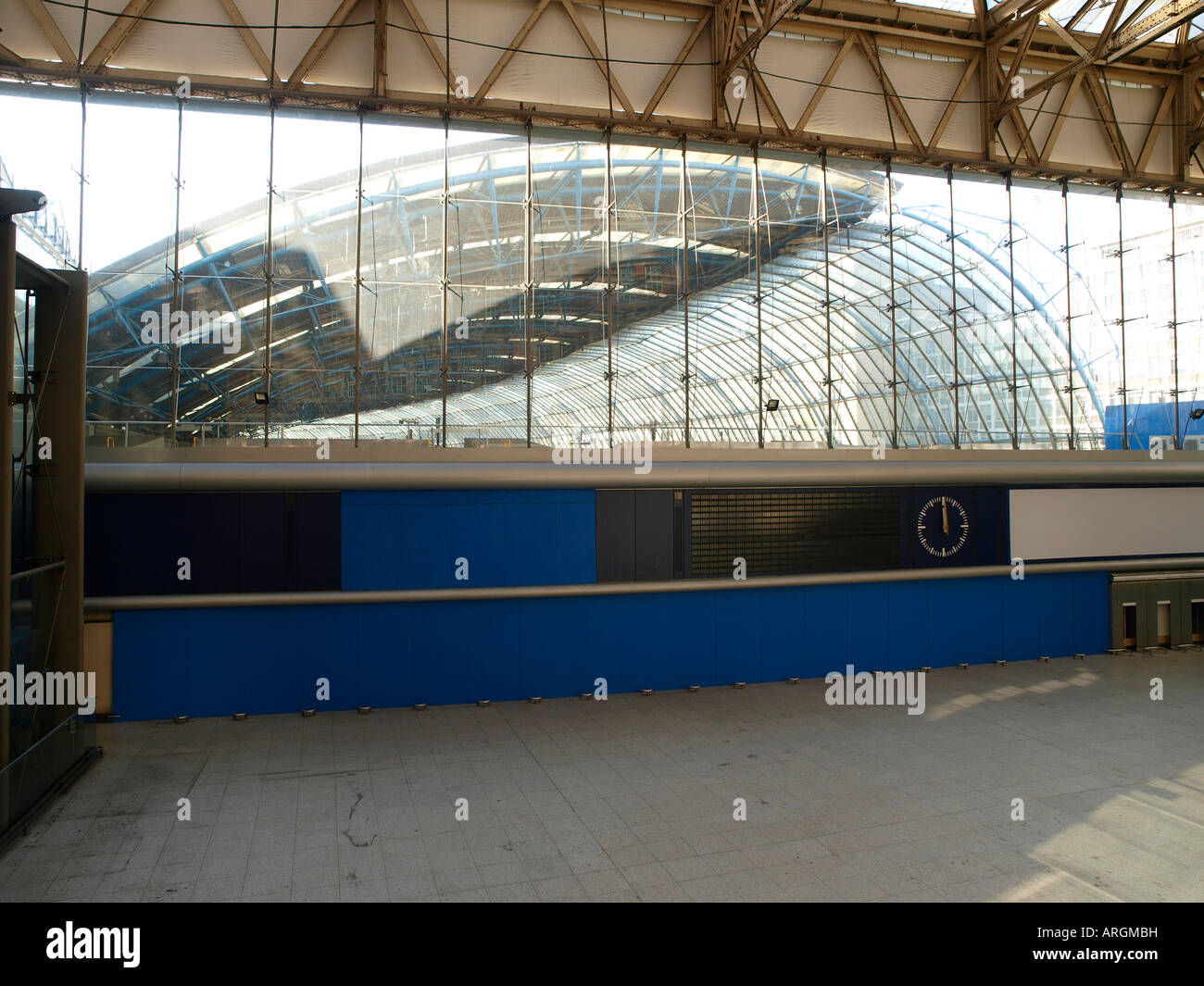 Waterloo international terminal hi-res stock photography and images - Alamy