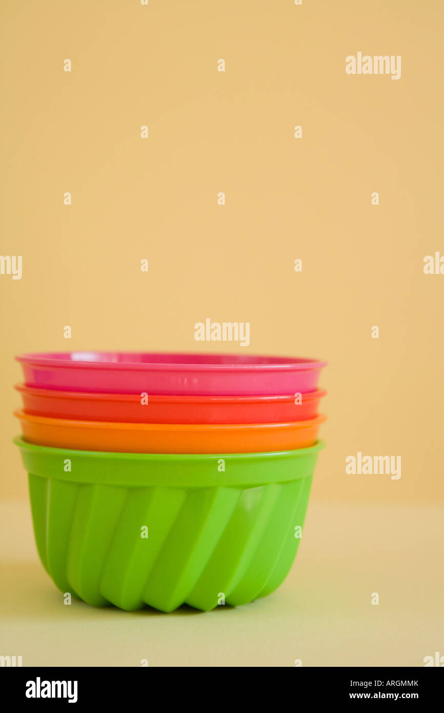 Multicoloured bowls hi-res stock photography and images - Alamy