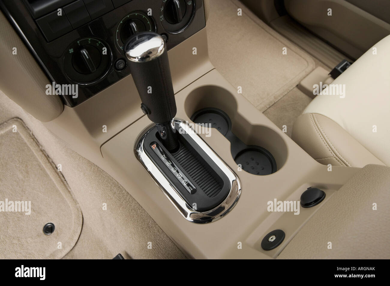 2007 Ford Explorer XLT in Gold - Gear shifter/center console Stock ...