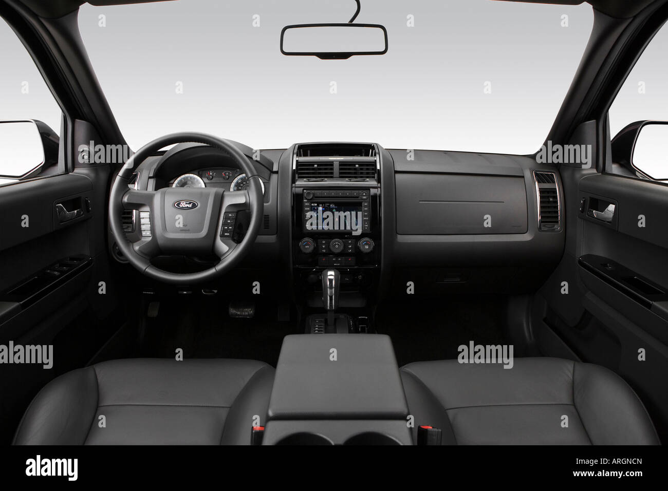 2008 Ford Escape Limited in Black - Dashboard, center console, gear ...