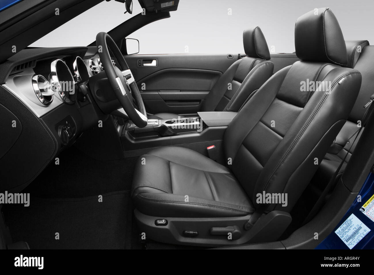 Mustang v6 convertible hi-res stock photography and images - Alamy