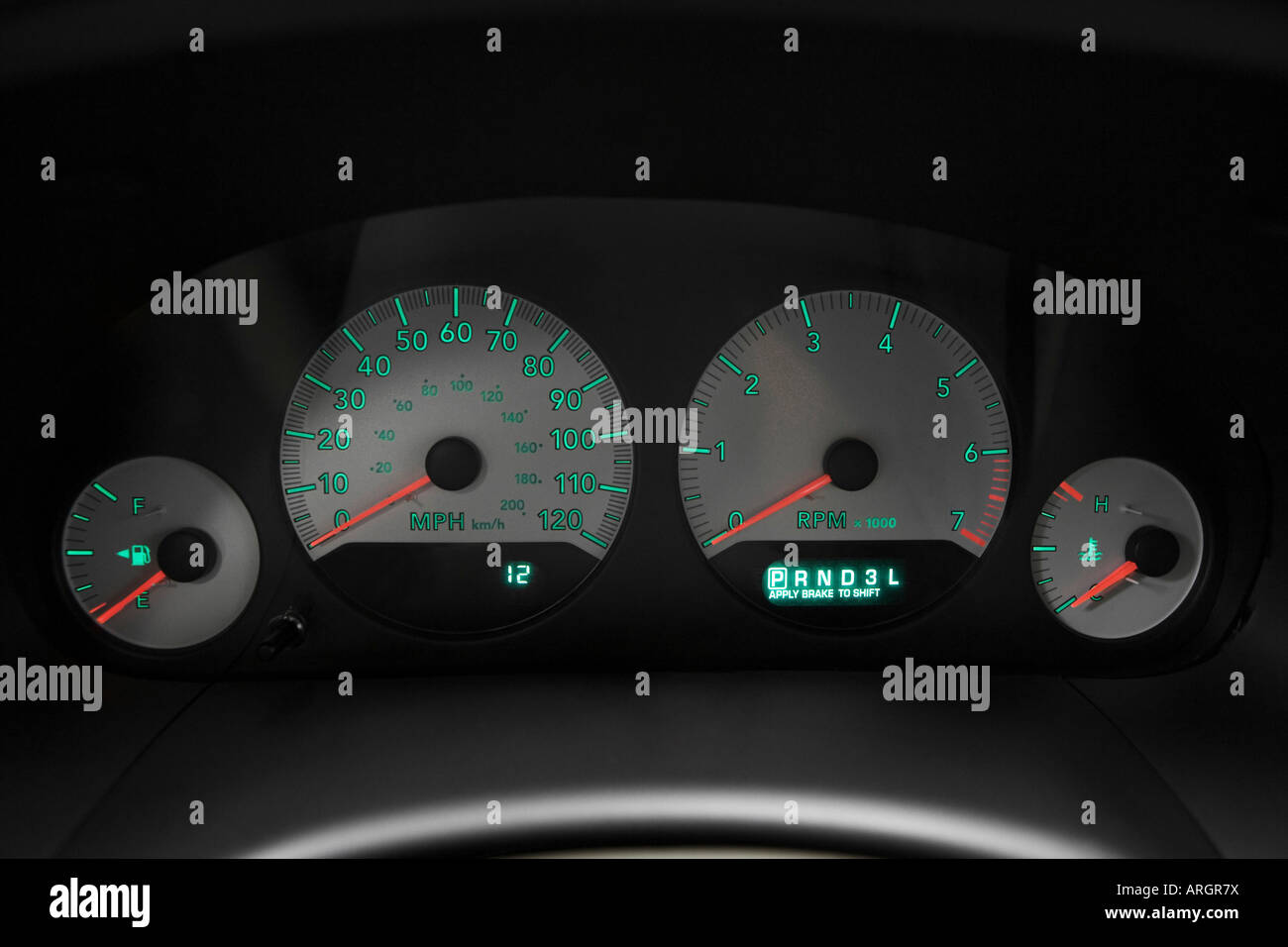 2007 Dodge Caravan SXT in Gold - Speedometer/tachometer Stock Photo - Alamy