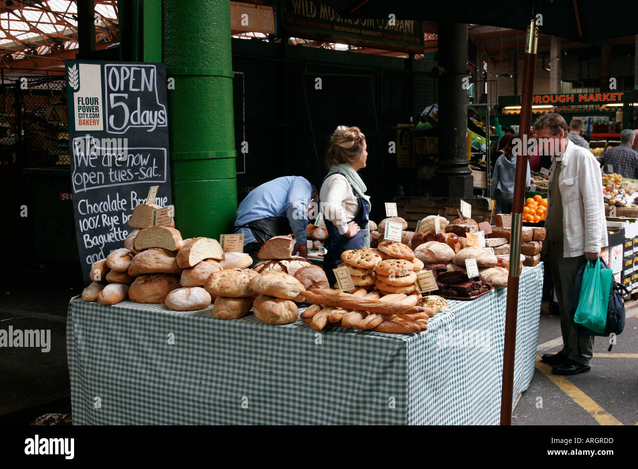 Local bakery stalls stall hi-res stock photography and images - Alamy