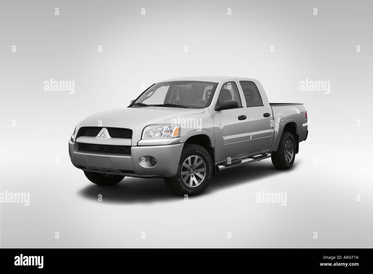 Mitsubishi raider hi-res stock photography and images - Alamy
