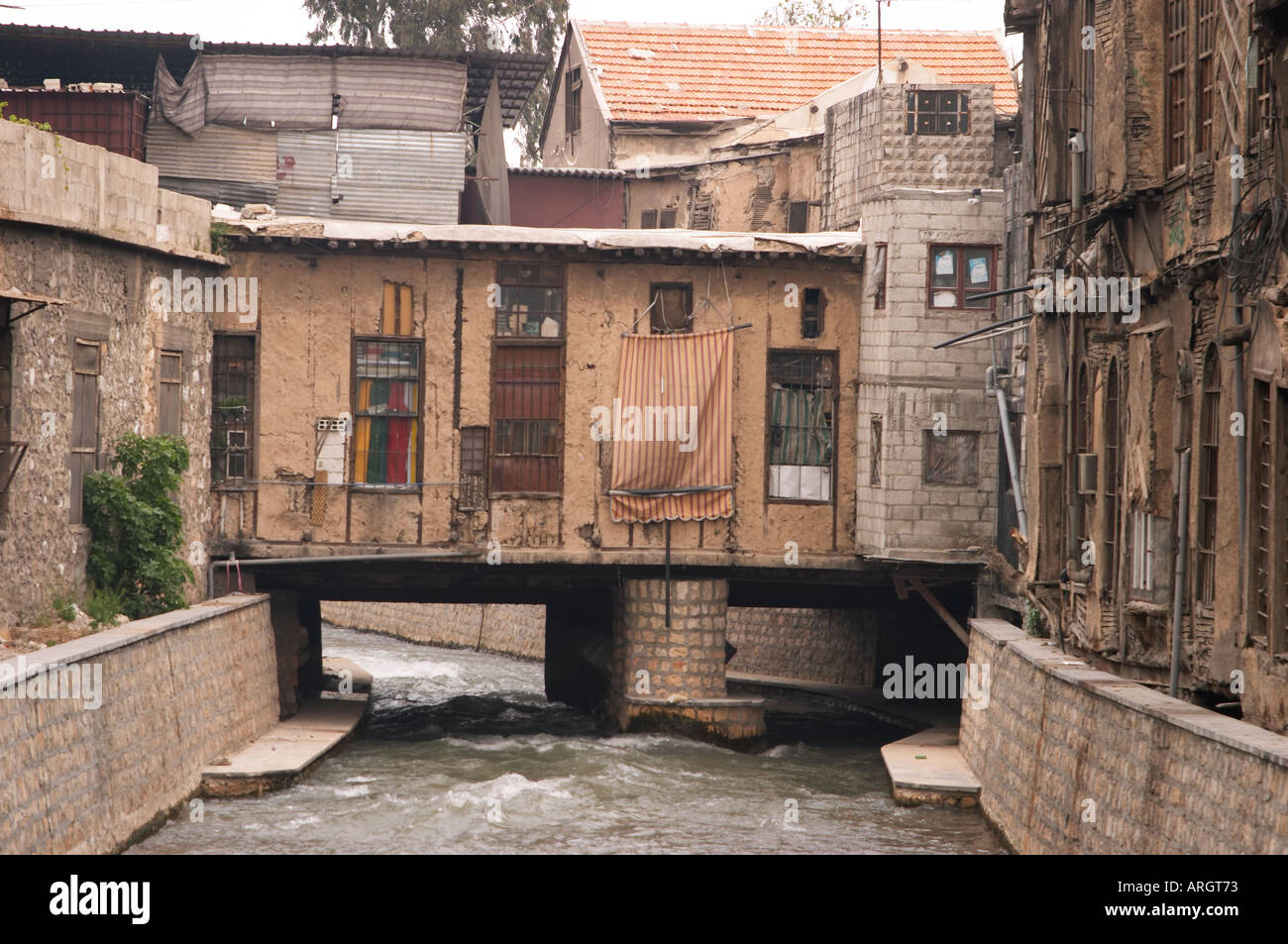 Damascus syria and river hi-res stock photography and images - Alamy