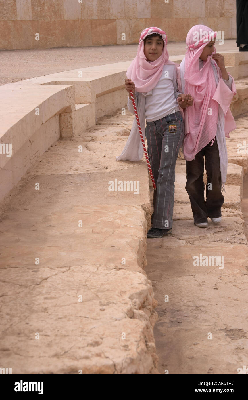 Girls syria travel hi-res stock photography and images - Alamy