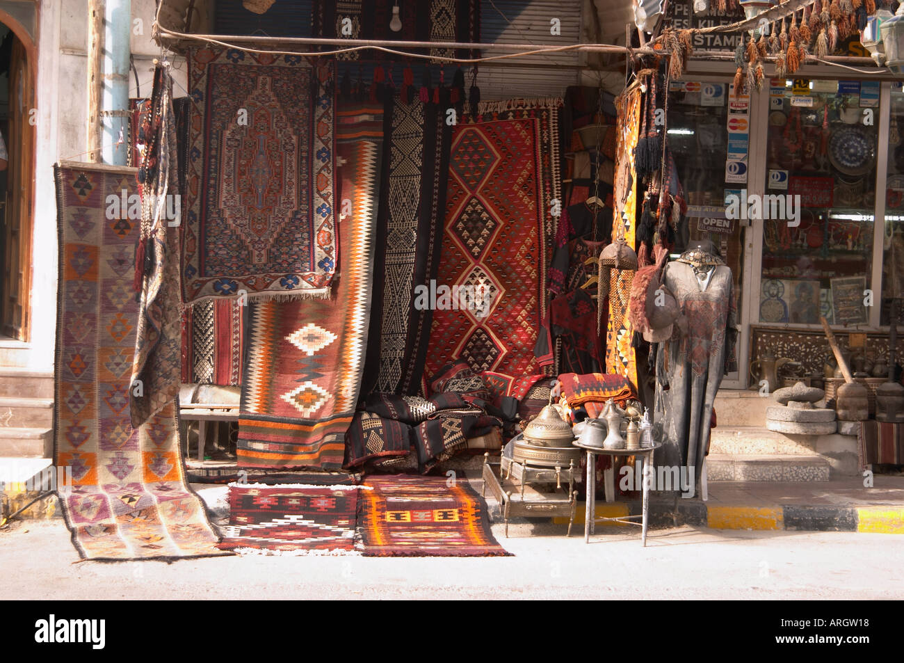 Souvenir shop syria hi-res stock photography and images - Alamy