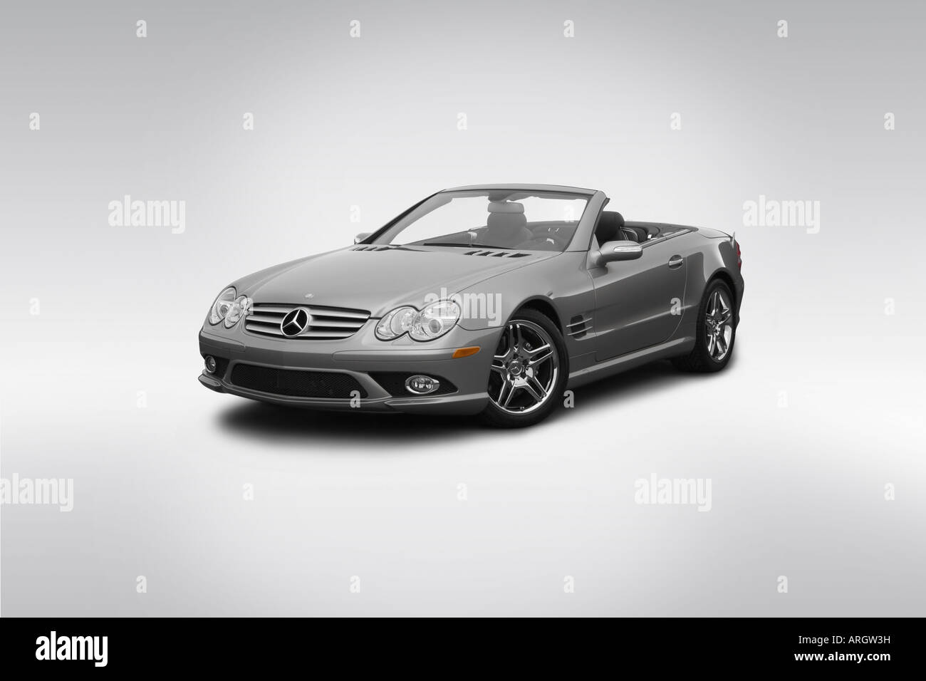 Mercedes sl 550 roadster hi-res stock photography and images - Alamy